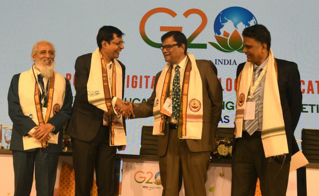 Secretary Education and Chairperson CBSE interacts with CBSE School ...